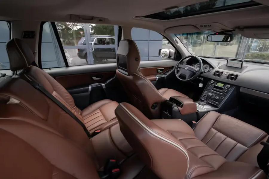 Pelēks Volvo XC90 2011 Jelgava, ar dzinēja tilpumu 2.40 L un nobraukumu 267 tūkst. km par 10450 €, foto 27 vietnē AUTOMOTO.COM.LV