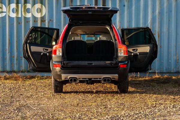 Pelēks Volvo XC90 2011 Rīga, ar dzinēja tilpumu 2.40 L un nobraukumu 278 tūkst. km par 11495 €, foto 5 vietnē AUTOMOTO.COM.LV