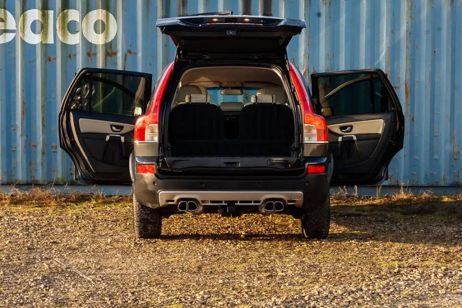 Pelēks Volvo XC90 2011 Rīga, ar dzinēja tilpumu 2.40 L un nobraukumu 278 tūkst. km par 11495 €, foto 6 vietnē AUTOMOTO.COM.LV