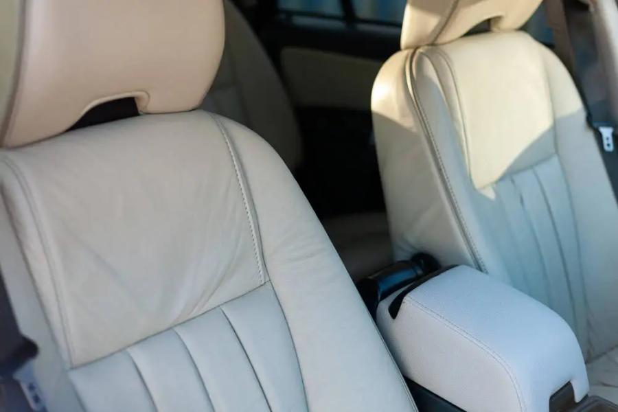 Pelēks Volvo XC90 2011 Rīga, ar dzinēja tilpumu 2.40 L un nobraukumu 278 tūkst. km par 11495 €, foto 18 vietnē AUTOMOTO.COM.LV