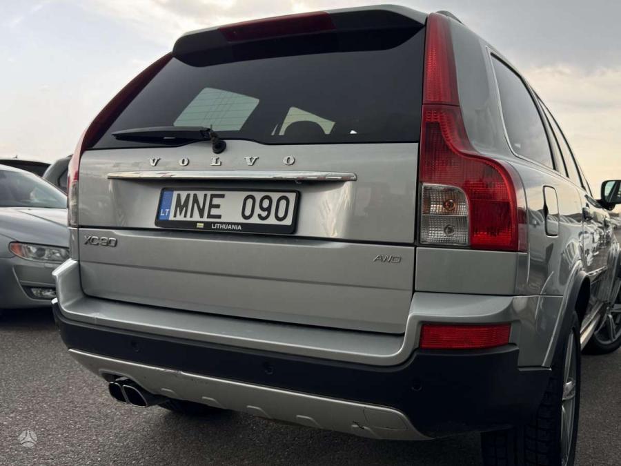 Grey Volvo XC90 2011 in Vilnius, with an engine capacity of 3.20 L and mileage of 305 thousand km for 6790 €, photo 13 on AUTOMOTO.COM.LV