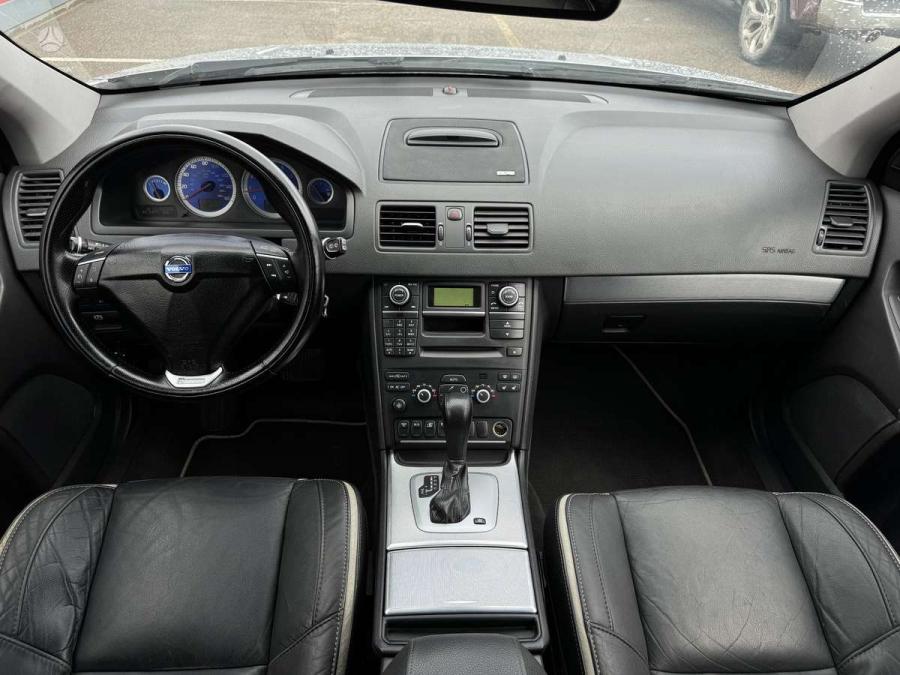 Grey Volvo XC90 2011 in Vilnius, with an engine capacity of 3.20 L and mileage of 305 thousand km for 6790 €, photo 26 on AUTOMOTO.COM.LV