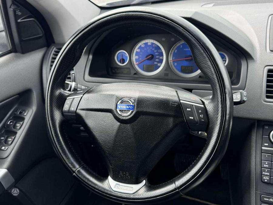 Grey Volvo XC90 2011 in Vilnius, with an engine capacity of 3.20 L and mileage of 305 thousand km for 6790 €, photo 28 on AUTOMOTO.COM.LV