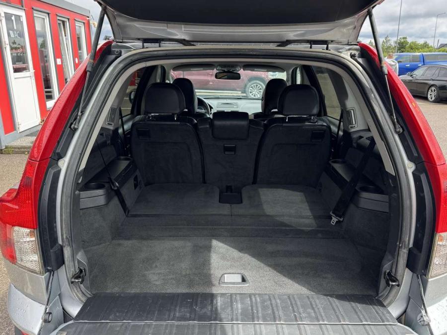 Grey Volvo XC90 2011 in Vilnius, with an engine capacity of 3.20 L and mileage of 305 thousand km for 6790 €, photo 38 on AUTOMOTO.COM.LV
