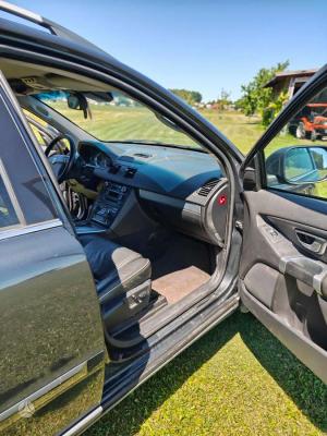 Grey Volvo XC90 2011 in Klaipeda, with an engine capacity of 2.40 L and mileage of 420 thousand km for 4350 €, photo 8 on AUTOMOTO.COM.LV