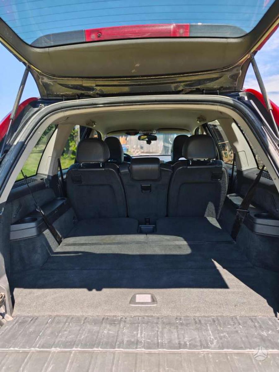 Grey Volvo XC90 2011 in Klaipeda, with an engine capacity of 2.40 L and mileage of 420 thousand km for 4350 €, photo 13 on AUTOMOTO.COM.LV