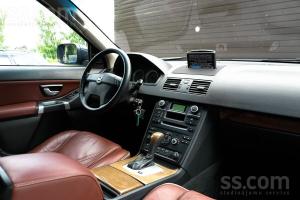 Pelēks Volvo XC90 2011 Rīga, ar dzinēja tilpumu 2.40 L un nobraukumu 313 tūkst. km par 8990 €, foto 14 vietnē AUTOMOTO.COM.LV