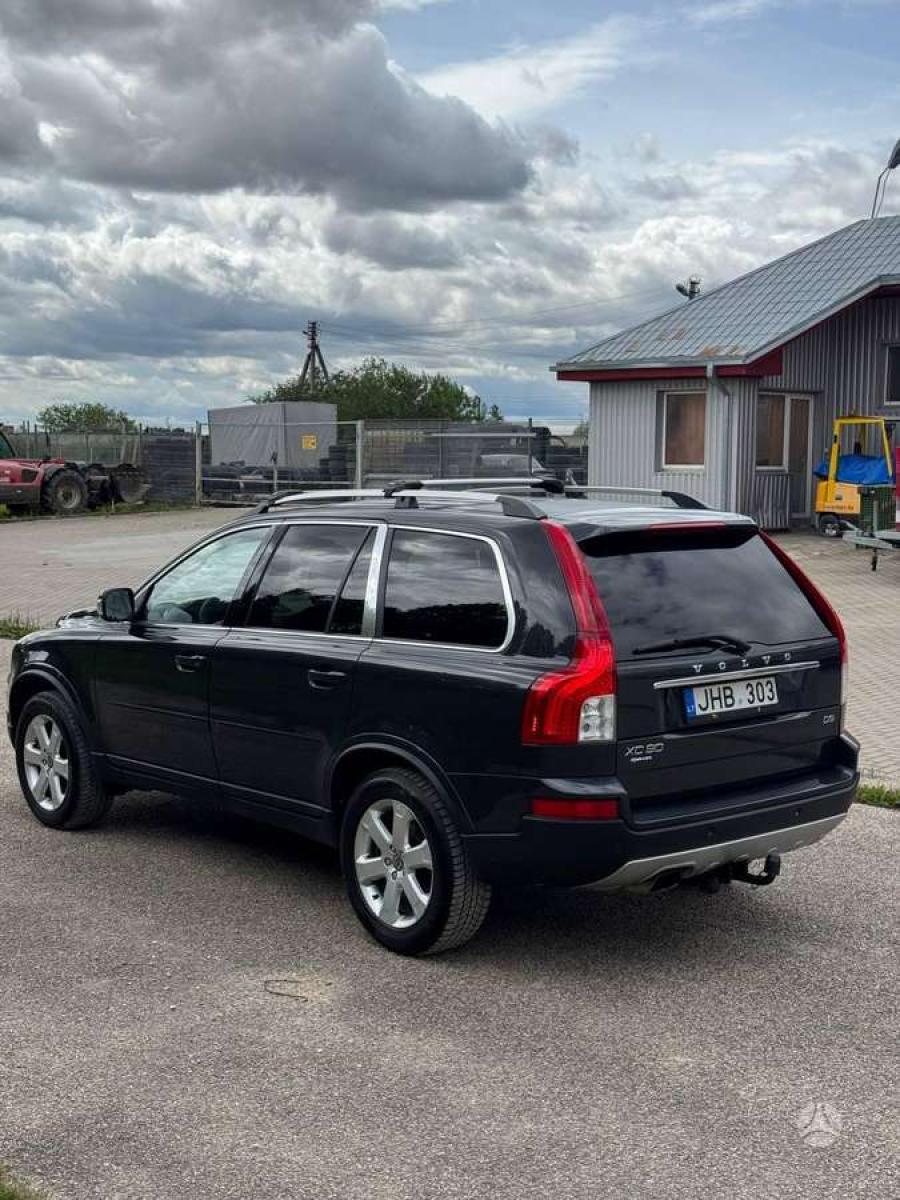 Pelēks Volvo XC90 2011 Kauņa, ar dzinēja tilpumu 2.40 L un nobraukumu 390 tūkst. km par 6300 €, foto 17 vietnē AUTOMOTO.COM.LV