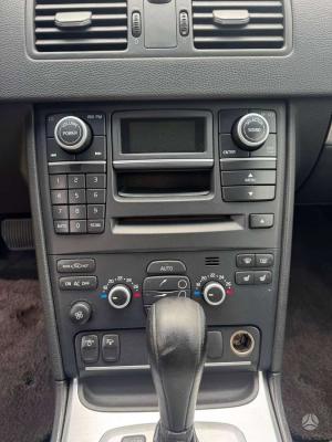 Pelēks Volvo XC90 2011 Kauņa, ar dzinēja tilpumu 2.40 L un nobraukumu 390 tūkst. km par 6300 €, foto 27 vietnē AUTOMOTO.COM.LV