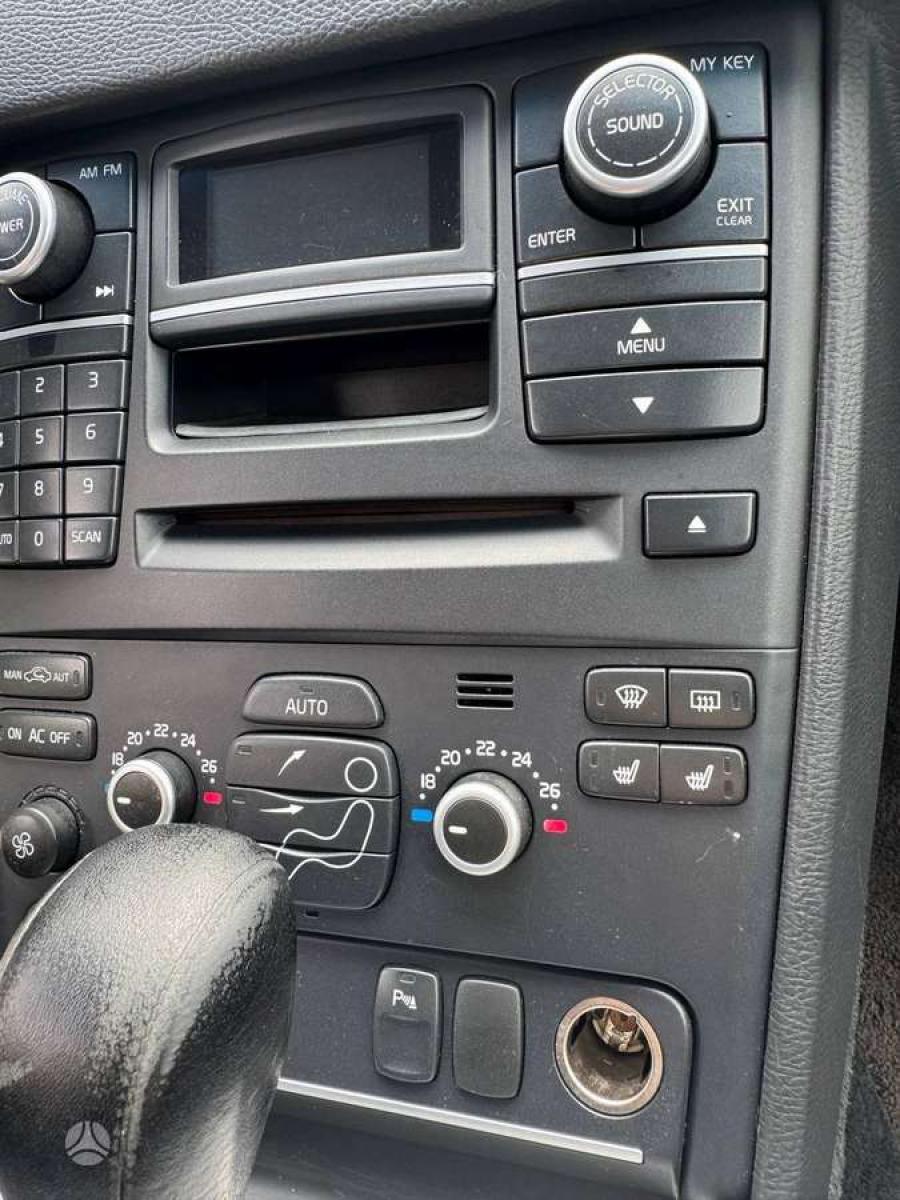 Pelēks Volvo XC90 2011 Kauņa, ar dzinēja tilpumu 2.40 L un nobraukumu 390 tūkst. km par 6300 €, foto 29 vietnē AUTOMOTO.COM.LV