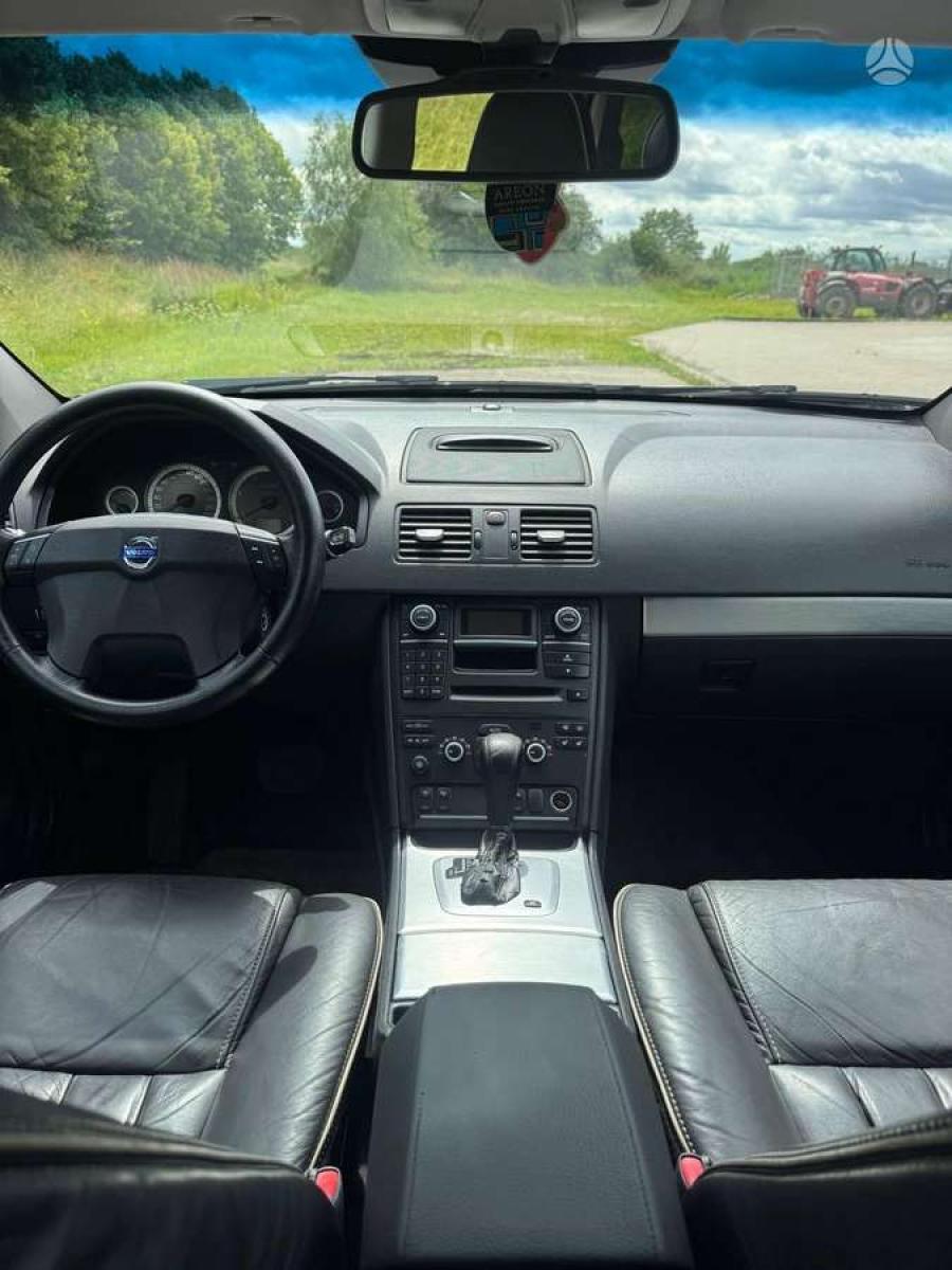 Pelēks Volvo XC90 2011 Kauņa, ar dzinēja tilpumu 2.40 L un nobraukumu 390 tūkst. km par 6300 €, foto 35 vietnē AUTOMOTO.COM.LV