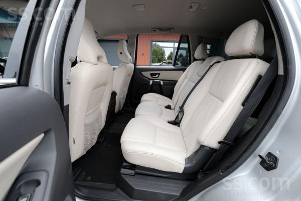 Pelēks Volvo XC90 2011 Jelgava, ar dzinēja tilpumu 2.40 L un nobraukumu 0 tūkst. km par 8650 €, foto 10 vietnē AUTOMOTO.COM.LV
