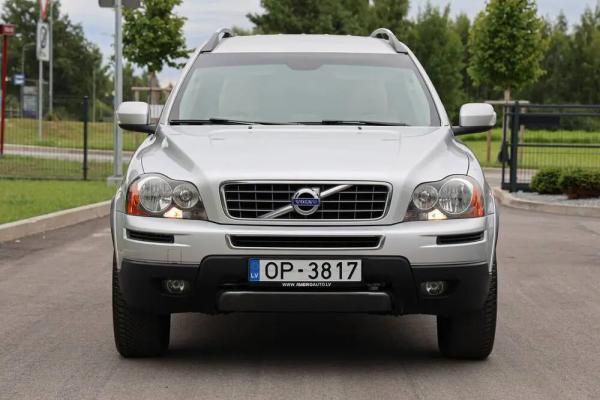 Pelēks Volvo XC90 2011 Jelgava, ar dzinēja tilpumu 2.40 L un nobraukumu 322 tūkst. km par 8990 €, foto 2 vietnē AUTOMOTO.COM.LV