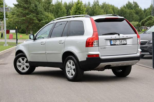 Pelēks Volvo XC90 2011 Jelgava, ar dzinēja tilpumu 2.40 L un nobraukumu 322 tūkst. km par 8990 €, foto 6 vietnē AUTOMOTO.COM.LV