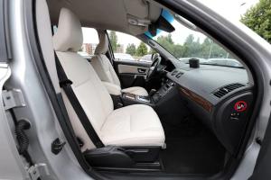 Grey Volvo XC90 2011 in Jelgava, with an engine capacity of 2.40 L and mileage of 322 thousand km for 8990 €, photo 13 on AUTOMOTO.COM.LV