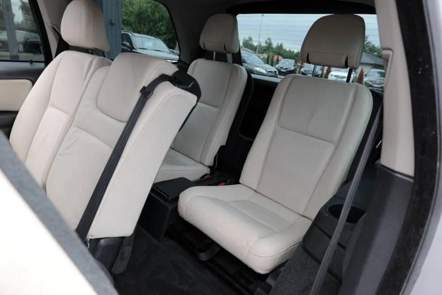 Grey Volvo XC90 2011 in Jelgava, with an engine capacity of 2.40 L and mileage of 322 thousand km for 8990 €, photo 25 on AUTOMOTO.COM.LV