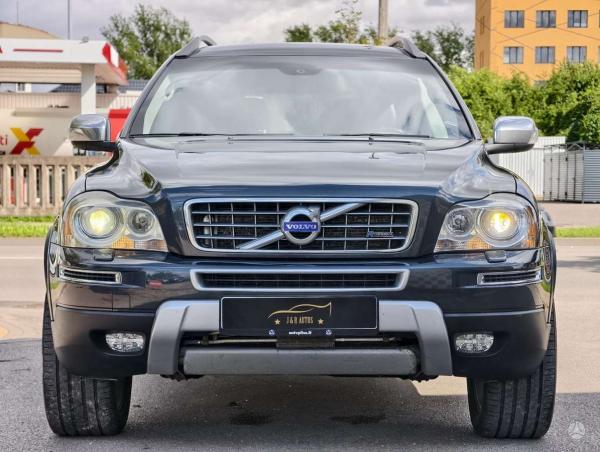 Grey Volvo XC90 2011 in Siauliai, with an engine capacity of 2.40 L and mileage of 240 thousand km for 9950 €, photo 10 on AUTOMOTO.COM.LV