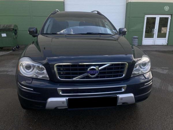 Grey Volvo XC90 2011 in Marijampole, with an engine capacity of 2.40 L and mileage of 330 thousand km for 8850 €, photo 5 on AUTOMOTO.COM.LV