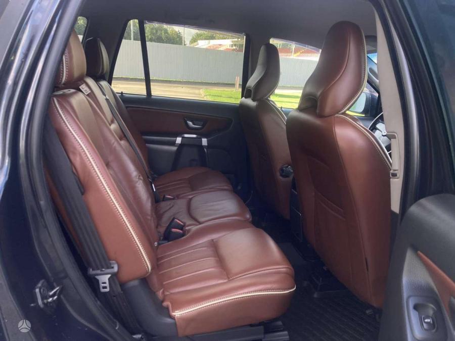 Pelēks Volvo XC90 2011 Marijampole, ar dzinēja tilpumu 2.40 L un nobraukumu 330 tūkst. km par 8850 €, foto 24 vietnē AUTOMOTO.COM.LV