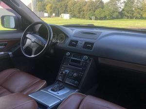Pelēks Volvo XC90 2011 Marijampole, ar dzinēja tilpumu 2.40 L un nobraukumu 330 tūkst. km par 8850 €, foto 26 vietnē AUTOMOTO.COM.LV