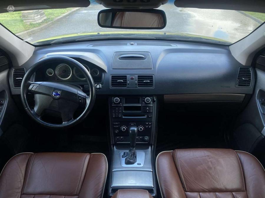 Pelēks Volvo XC90 2011 Marijampole, ar dzinēja tilpumu 2.40 L un nobraukumu 330 tūkst. km par 8850 €, foto 27 vietnē AUTOMOTO.COM.LV