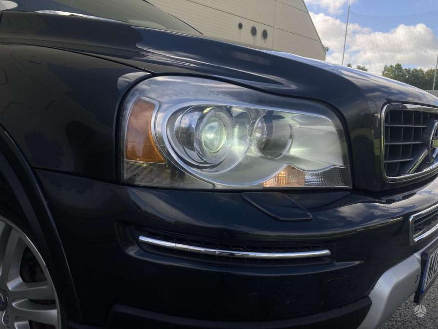 Pelēks Volvo XC90 2011 Marijampole, ar dzinēja tilpumu 2.40 L un nobraukumu 330 tūkst. km par 8850 €, foto 40 vietnē AUTOMOTO.COM.LV