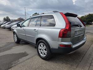 Grey Volvo XC90 2011 in Marijampole, with an engine capacity of 2.40 L and mileage of 275 thousand km for 6199 €, photo 8 on AUTOMOTO.COM.LV