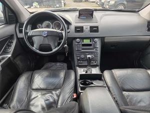 Grey Volvo XC90 2011 in Marijampole, with an engine capacity of 2.40 L and mileage of 275 thousand km for 6199 €, photo 10 on AUTOMOTO.COM.LV
