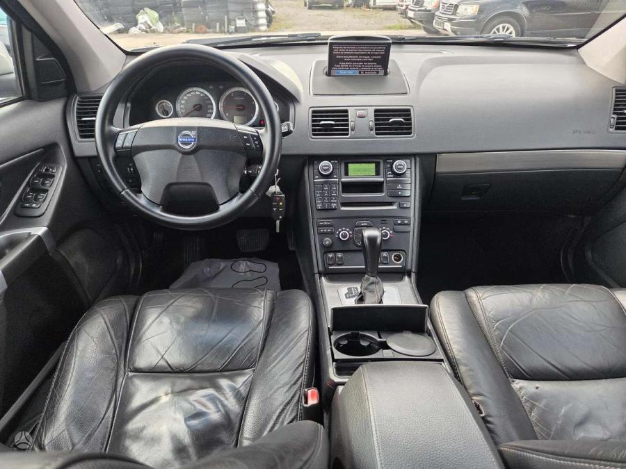 Grey Volvo XC90 2011 in Marijampole, with an engine capacity of 2.40 L and mileage of 275 thousand km for 6199 €, photo 10 on AUTOMOTO.COM.LV