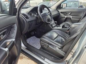Grey Volvo XC90 2011 in Marijampole, with an engine capacity of 2.40 L and mileage of 275 thousand km for 6199 €, photo 11 on AUTOMOTO.COM.LV