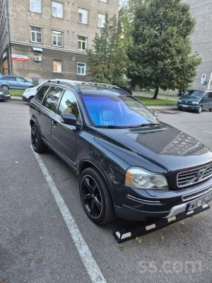 Grey Volvo XC90 2011 in Riga, with an engine capacity of 2.40 L and mileage of 385 thousand km for 8500 €, photo 4 on AUTOMOTO.COM.LV