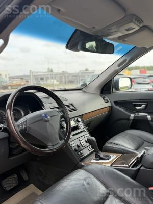 Grey Volvo XC90 2011 in Riga, with an engine capacity of 2.40 L and mileage of 274 thousand km for 9700 €, photo 5 on AUTOMOTO.COM.LV