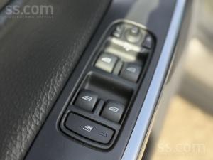 Grey Volvo XC90 2011 in Riga, with an engine capacity of 2.40 L and mileage of 274 thousand km for 9700 €, photo 6 on AUTOMOTO.COM.LV