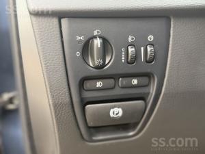 Grey Volvo XC90 2011 in Riga, with an engine capacity of 2.40 L and mileage of 274 thousand km for 9700 €, photo 8 on AUTOMOTO.COM.LV