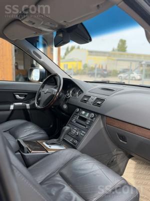 Grey Volvo XC90 2011 in Riga, with an engine capacity of 2.40 L and mileage of 274 thousand km for 9700 €, photo 12 on AUTOMOTO.COM.LV