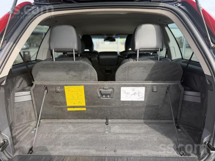 Grey Volvo XC90 2011 in Riga, with an engine capacity of 2.40 L and mileage of 274 thousand km for 9700 €, photo 19 on AUTOMOTO.COM.LV