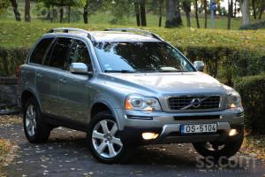 Pelēks Volvo XC90 2011 Rīga, ar dzinēja tilpumu 2.40 L un nobraukumu 0 tūkst. km par 9950 €, foto  vietnē AUTOMOTO.COM.LV