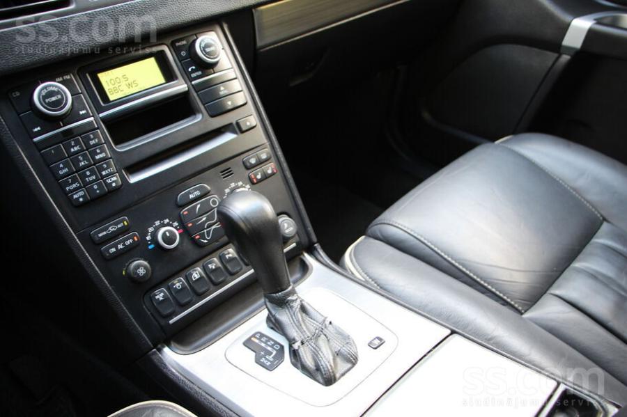 Pelēks Volvo XC90 2011 Rīga, ar dzinēja tilpumu 2.40 L un nobraukumu 0 tūkst. km par 9950 €, foto 18 vietnē AUTOMOTO.COM.LV