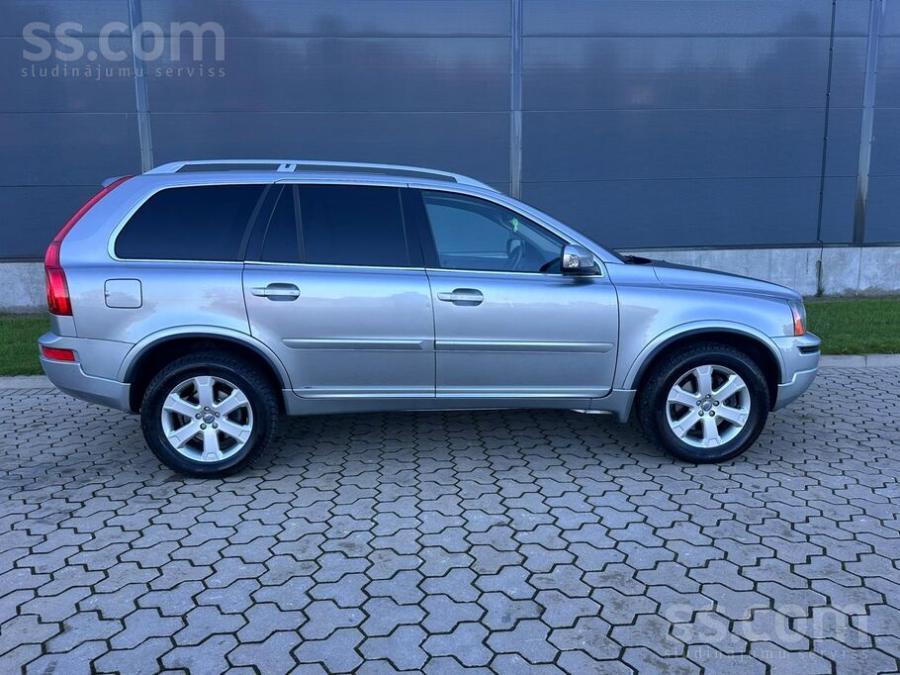 Pelēks Volvo XC90 2012 Rīga, ar dzinēja tilpumu 2.40 L un nobraukumu 310 tūkst. km par 11250 €, foto 5 vietnē AUTOMOTO.COM.LV