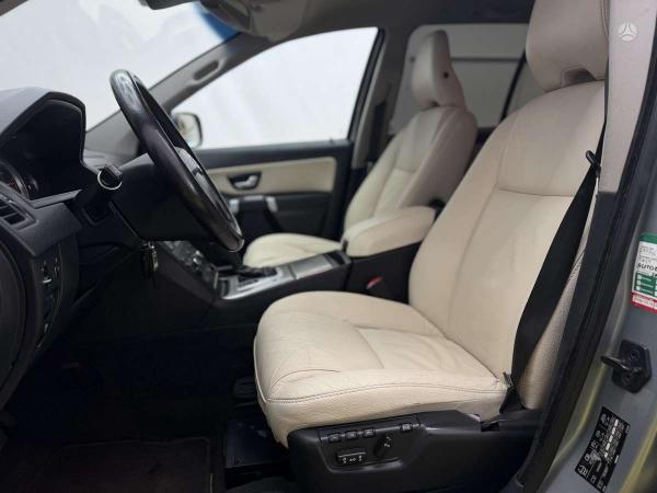 Pelēks Volvo XC90 2012 Viļņa, ar dzinēja tilpumu 2.40 L un nobraukumu 276 tūkst. km par 9450 €, foto 10 vietnē AUTOMOTO.COM.LV