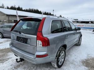 Grey Volvo XC90 2012 in Ukmerge, with an engine capacity of 2.40 L and mileage of 312 thousand km for 9799 €, photo 4 on AUTOMOTO.COM.LV