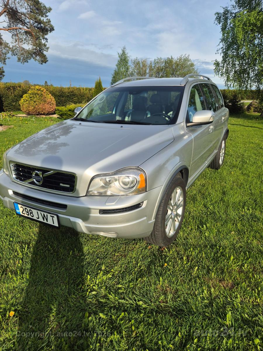 Pelēks Volvo XC90 2012 Valga, ar dzinēja tilpumu 2.40 L un nobraukumu 250 tūkst. km par 11100 €, foto 1 vietnē AUTOMOTO.COM.LV