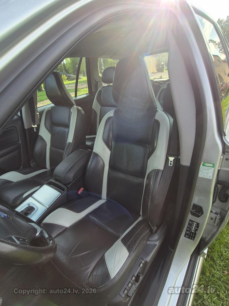 Pelēks Volvo XC90 2012 Valga, ar dzinēja tilpumu 2.40 L un nobraukumu 250 tūkst. km par 11100 €, foto 7 vietnē AUTOMOTO.COM.LV