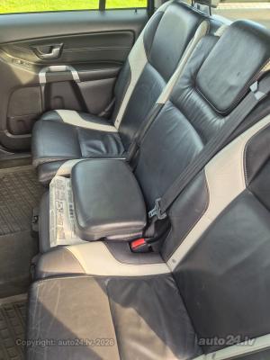 Pelēks Volvo XC90 2012 Valga, ar dzinēja tilpumu 2.40 L un nobraukumu 250 tūkst. km par 11100 €, foto 9 vietnē AUTOMOTO.COM.LV