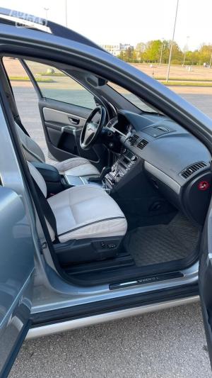 Grey Volvo XC90 2012 in Kaunas, with an engine capacity of 3.20 L and mileage of 212 thousand km for 4999 €, photo 13 on AUTOMOTO.COM.LV