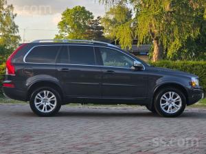 Grey Volvo XC90 2012 in Riga, with an engine capacity of 2.40 L and mileage of 303 thousand km for 11950 €, photo 7 on AUTOMOTO.COM.LV