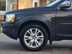 Grey Volvo XC90 2012 in Riga, with an engine capacity of 2.40 L and mileage of 303 thousand km for 11950 €, photo 10 on AUTOMOTO.COM.LV