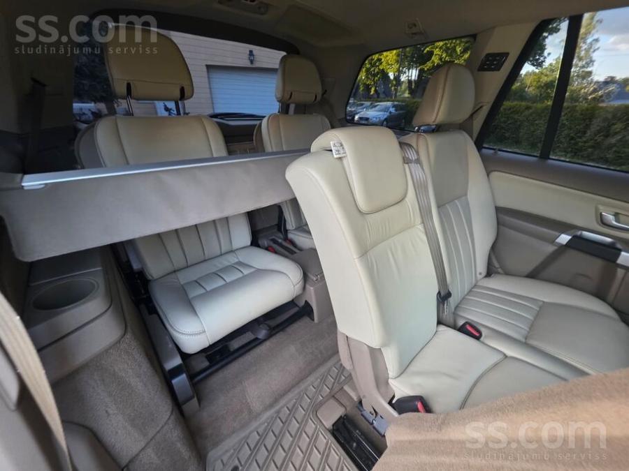 Grey Volvo XC90 2012 in Riga, with an engine capacity of 2.40 L and mileage of 303 thousand km for 11950 €, photo 19 on AUTOMOTO.COM.LV