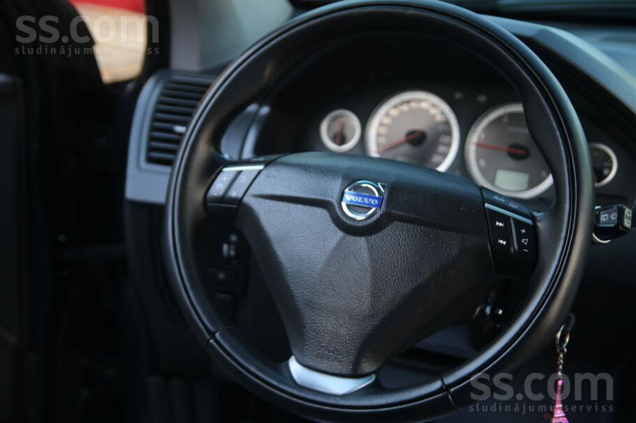 Pelēks Volvo XC90 2012 Rīga, ar dzinēja tilpumu 2.40 L un nobraukumu 0 tūkst. km par 10990 €, foto 14 vietnē AUTOMOTO.COM.LV