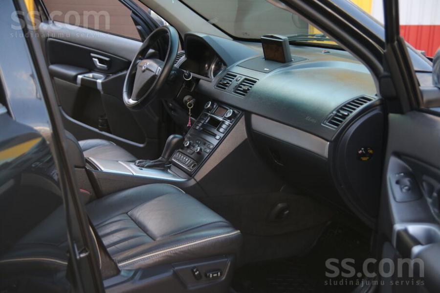 Pelēks Volvo XC90 2012 Rīga, ar dzinēja tilpumu 2.40 L un nobraukumu 0 tūkst. km par 10990 €, foto 18 vietnē AUTOMOTO.COM.LV